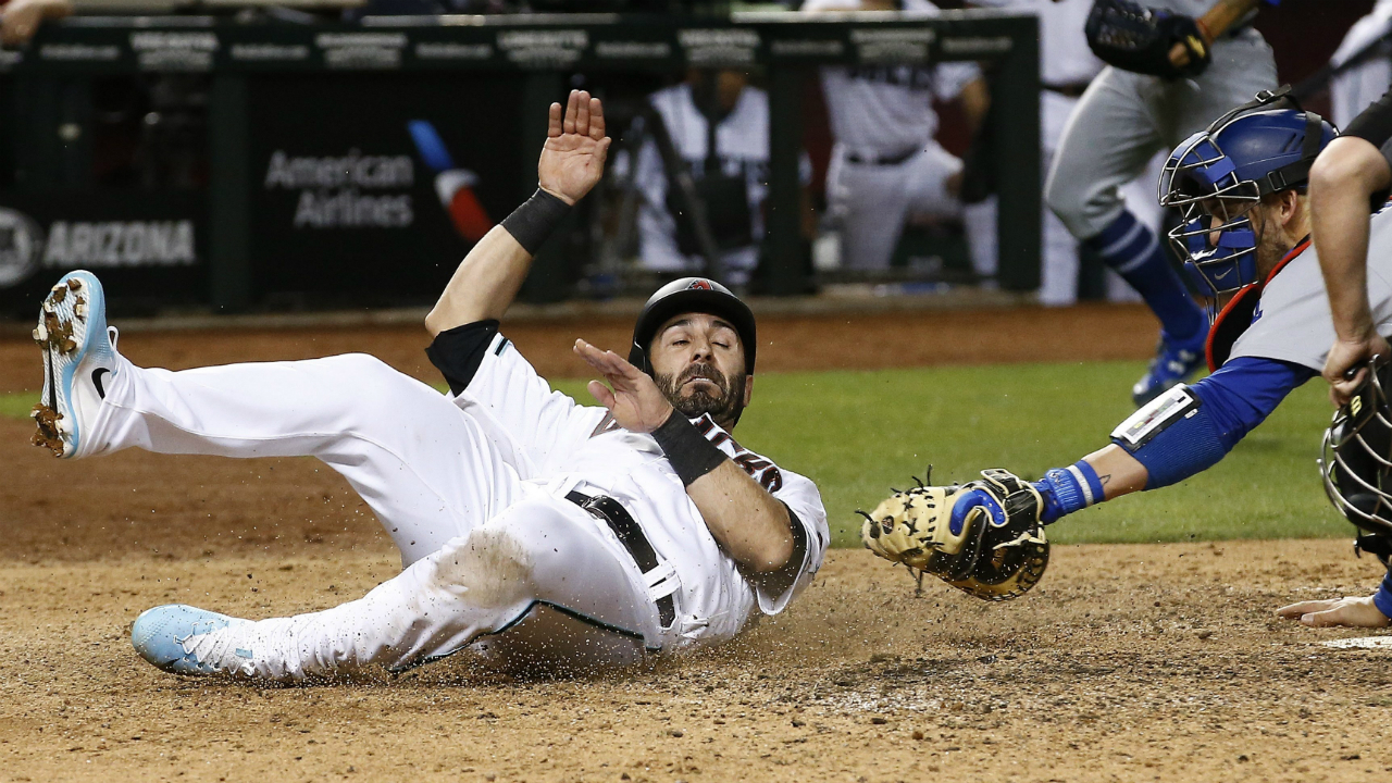 Diamondbacks score 9 runs in 8th, rout Dodgers