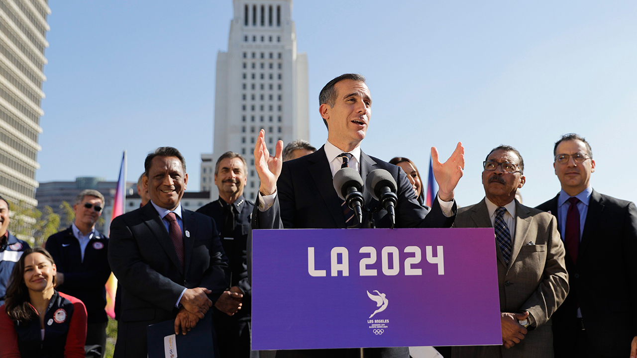 L.A., Paris share 2024 plans with Olympic leaders