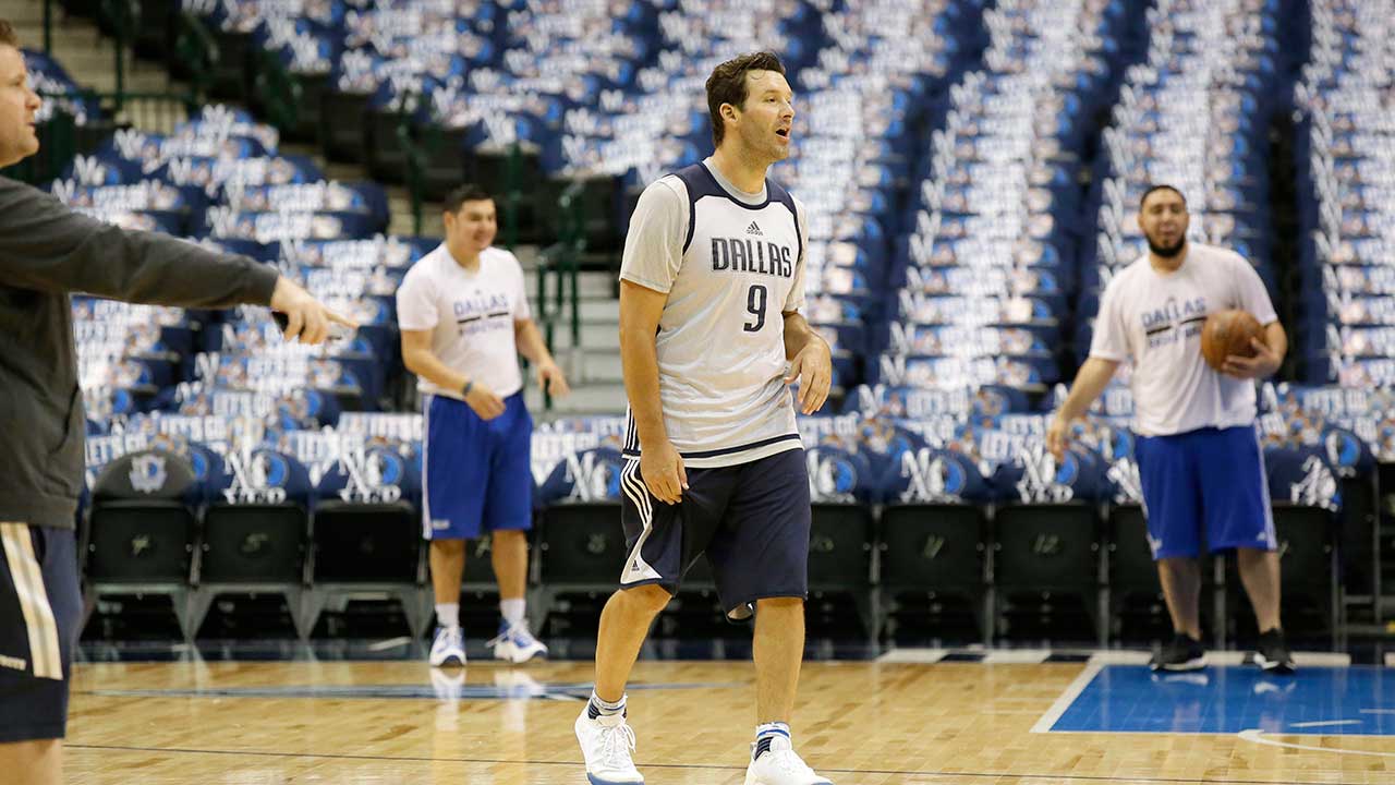 Gotta See It: Tony Romo suits up for Dallas Mavericks