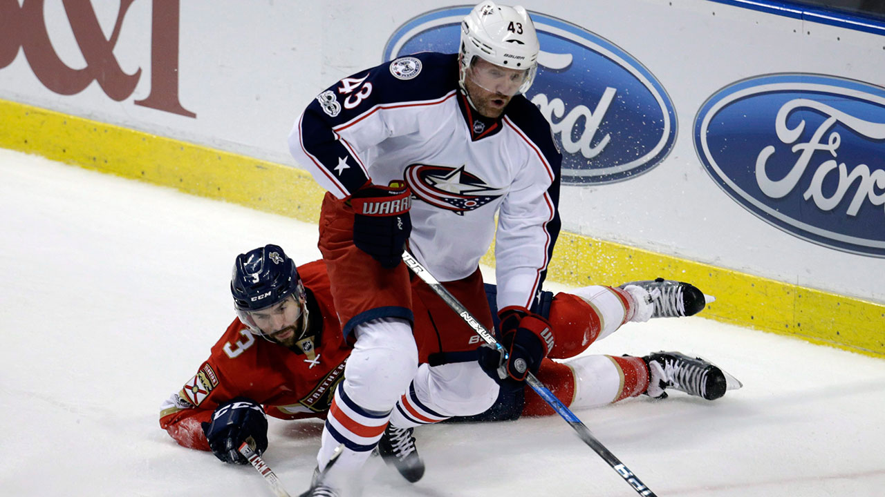 Scott Hartnell returns to Predators on one-year deal