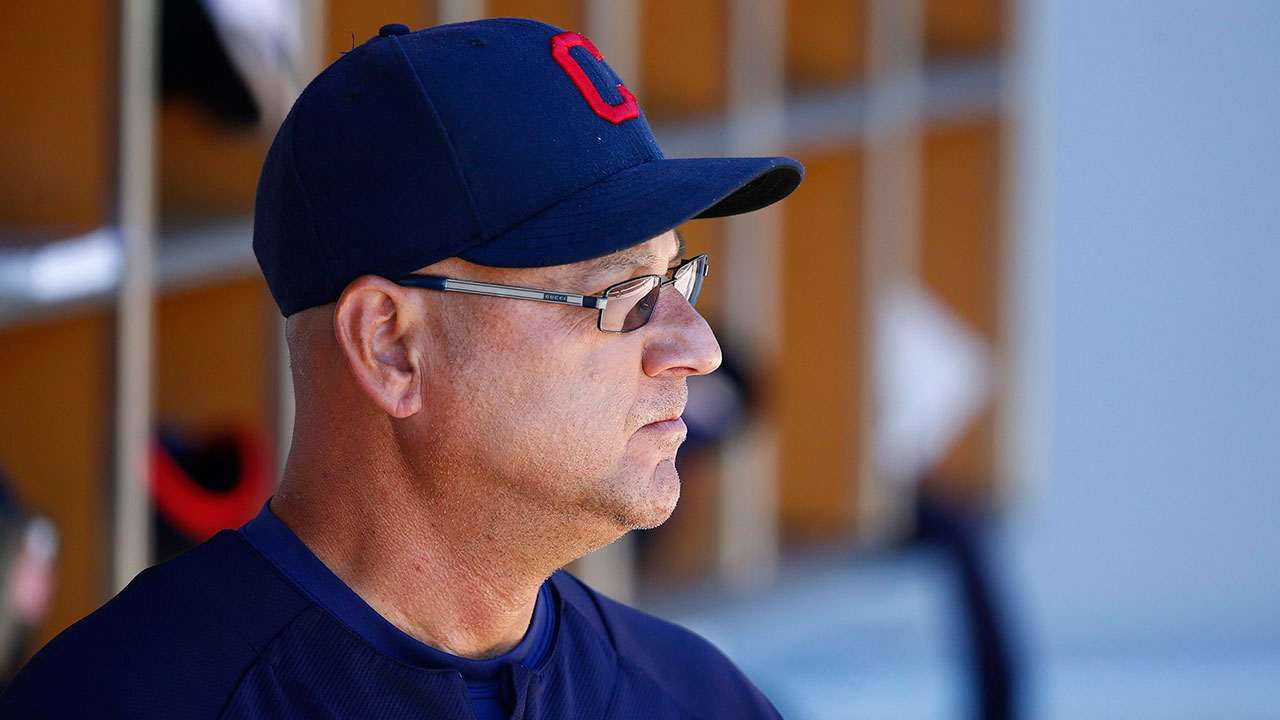 Francona rejoins Indians in camp after death of his father