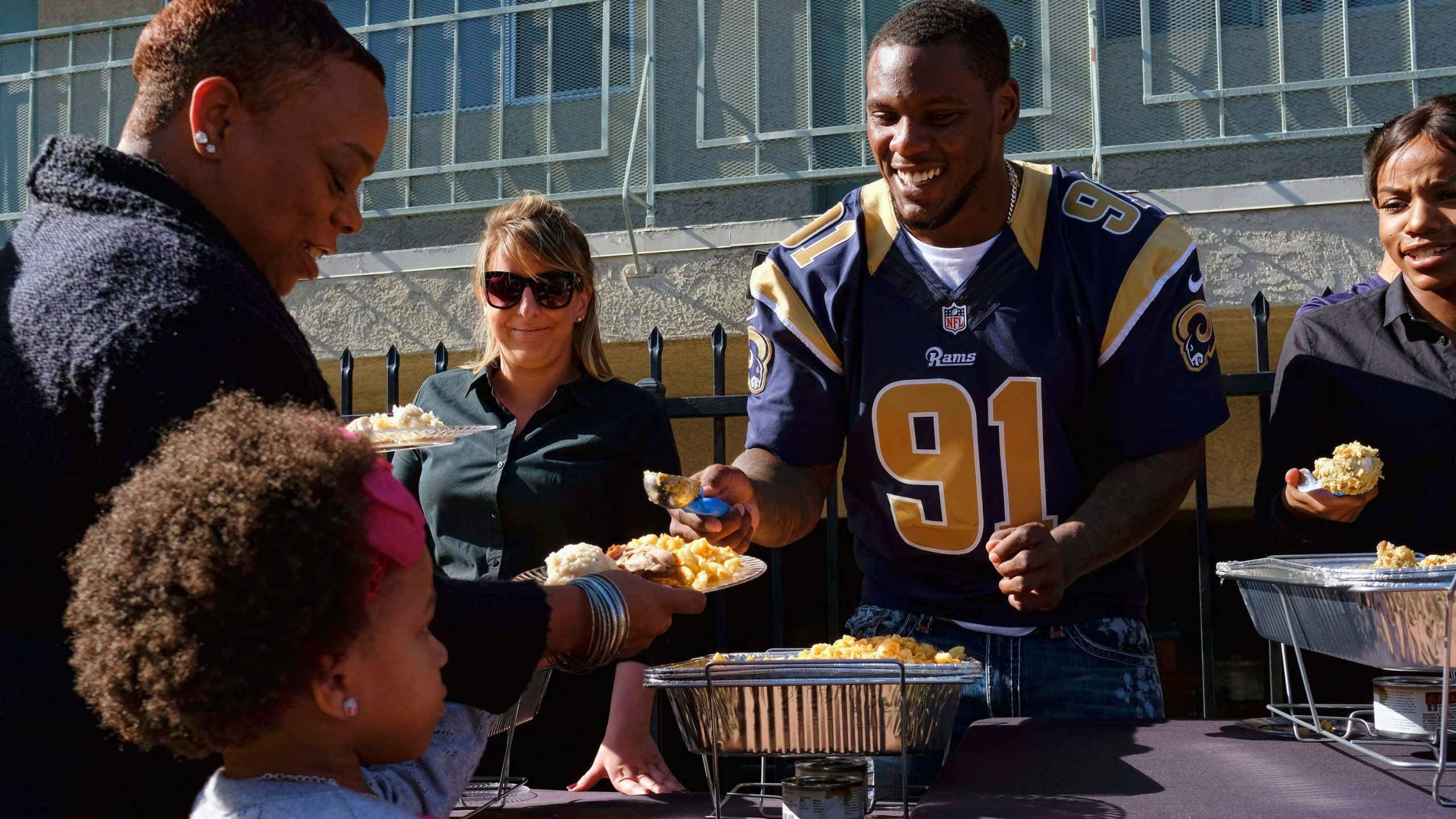 Source: Rams DL Easley to miss season with knee injury