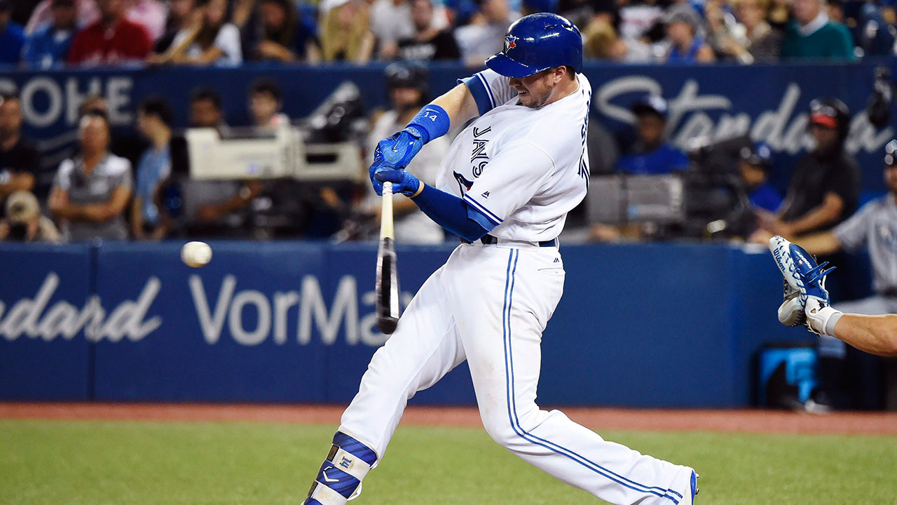 Blue Jays beat Rays to remain on fringe of playoff race