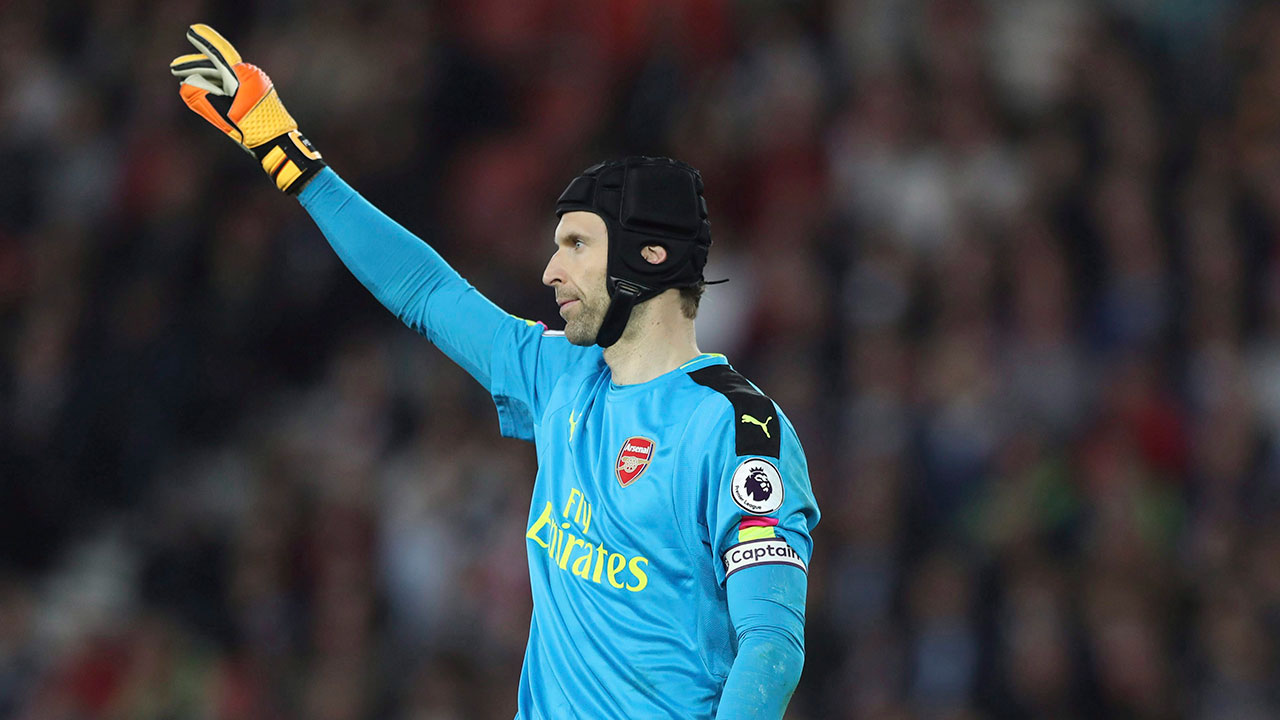 Arsenal’s Petr Cech suits up in farewell game for Martin Havlat