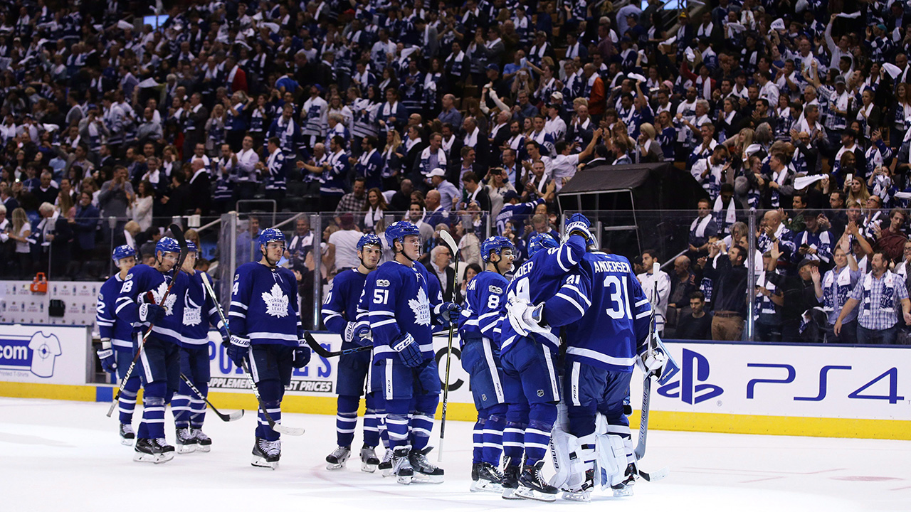 Maple Leafs scoring at historic pace to begin season