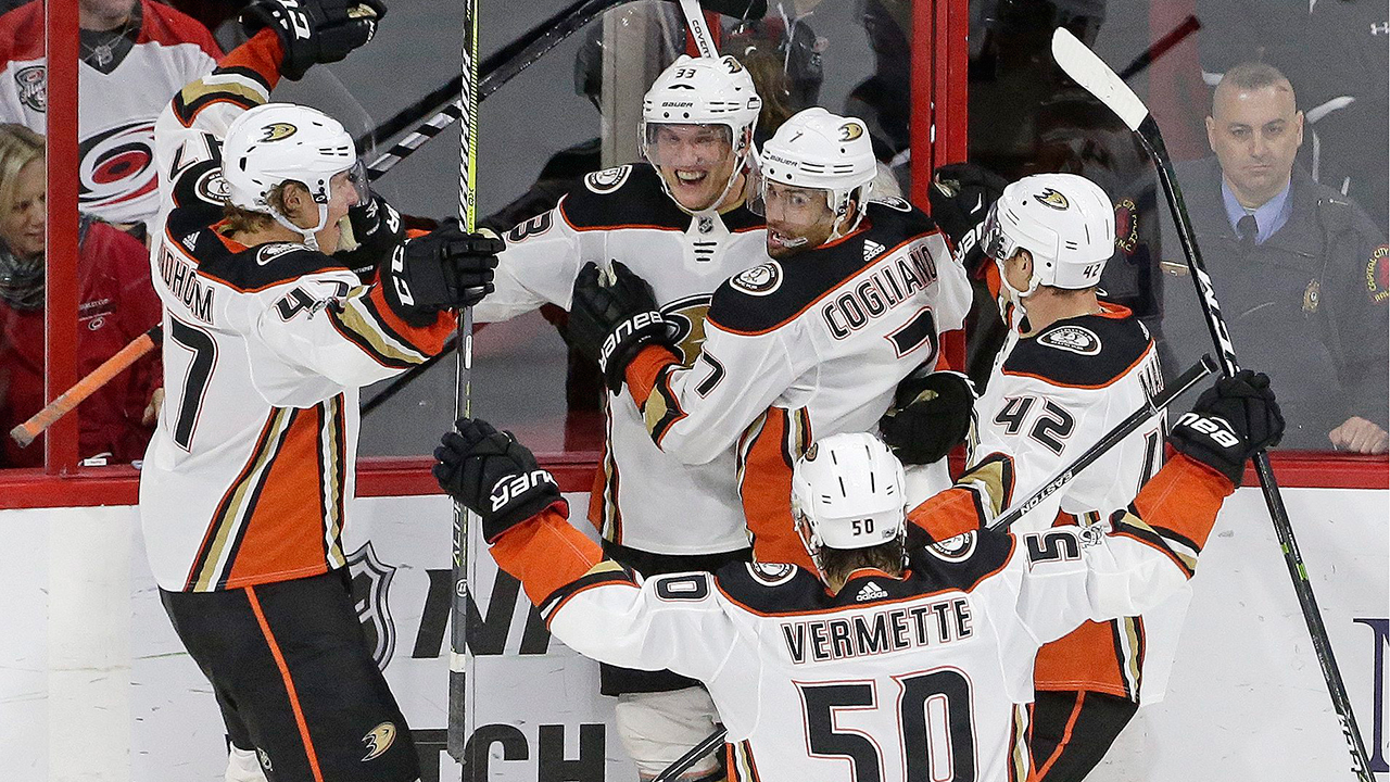 Perry scores in shootout to lift Ducks past Hurricanes