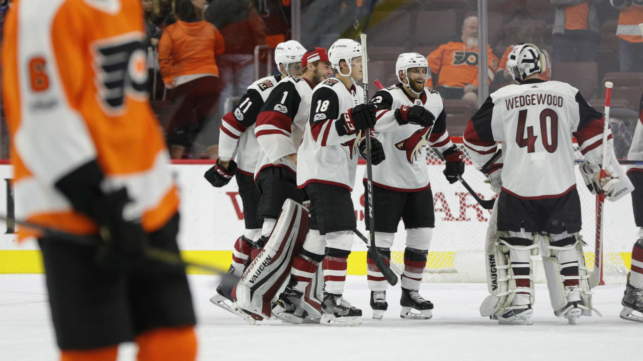 Coyotes get 1st win after topping Flyers in OT