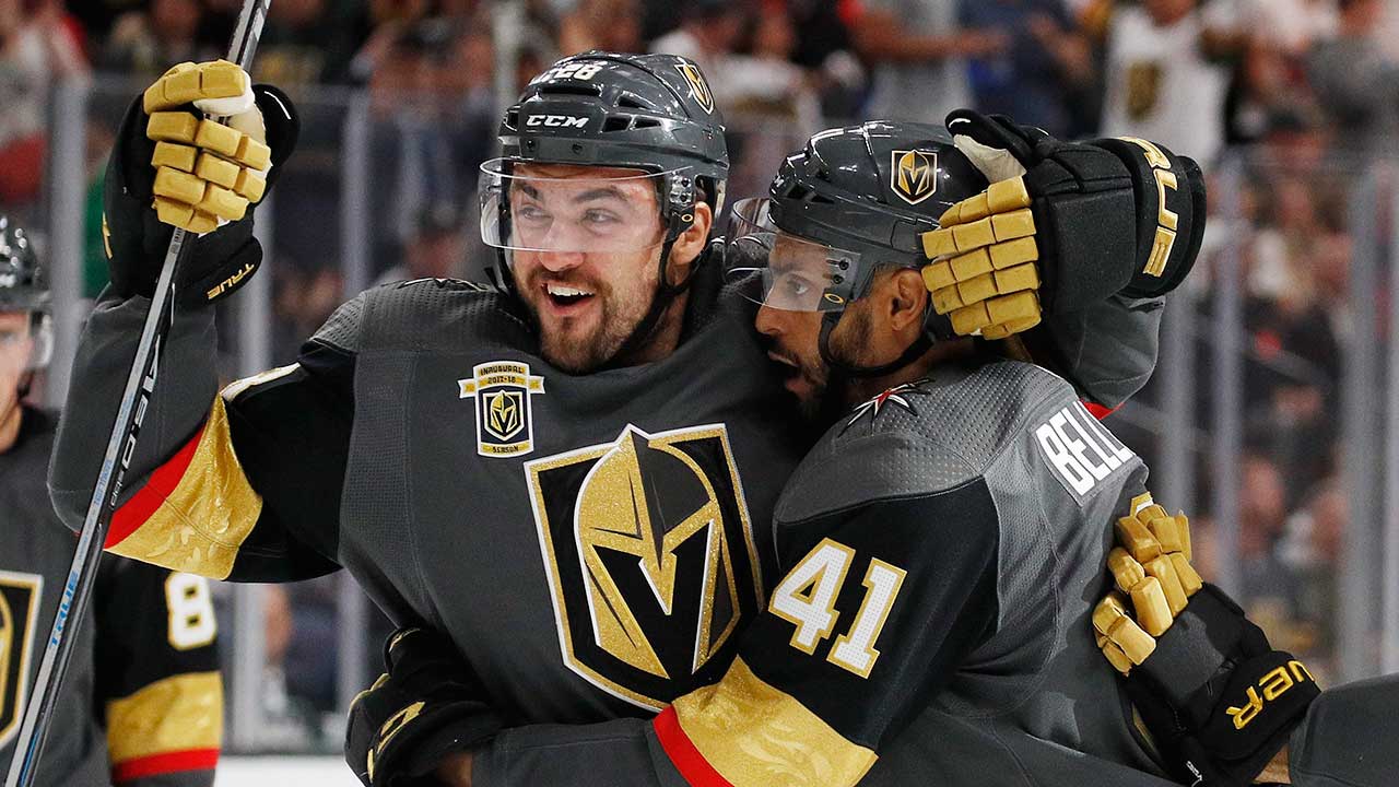 Golden Knights double up Blackhawks to continue historic start