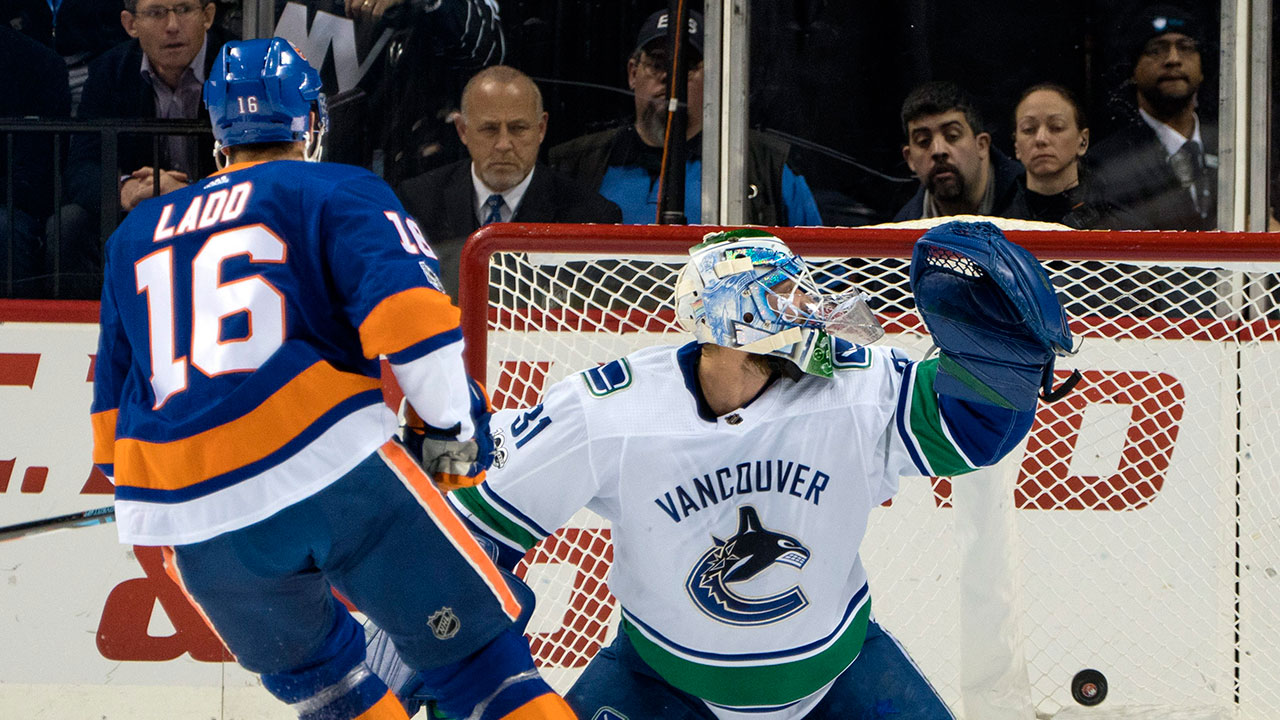 Calvin de Haan and Jordan Eberle score as Isles rout Canucks