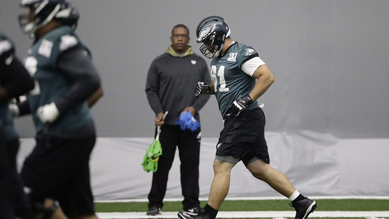 Eagles starting left guard Steven Wisniewski inactive again