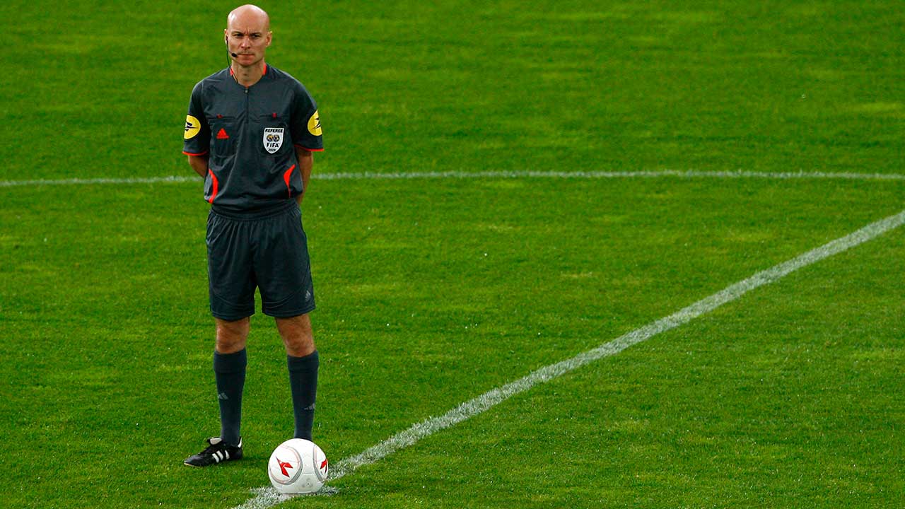 French federation suspends referee who kicked Nantes player