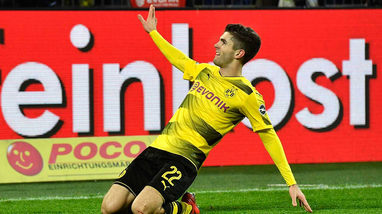 Christian Pulisic named U.S. soccer player of year at 19