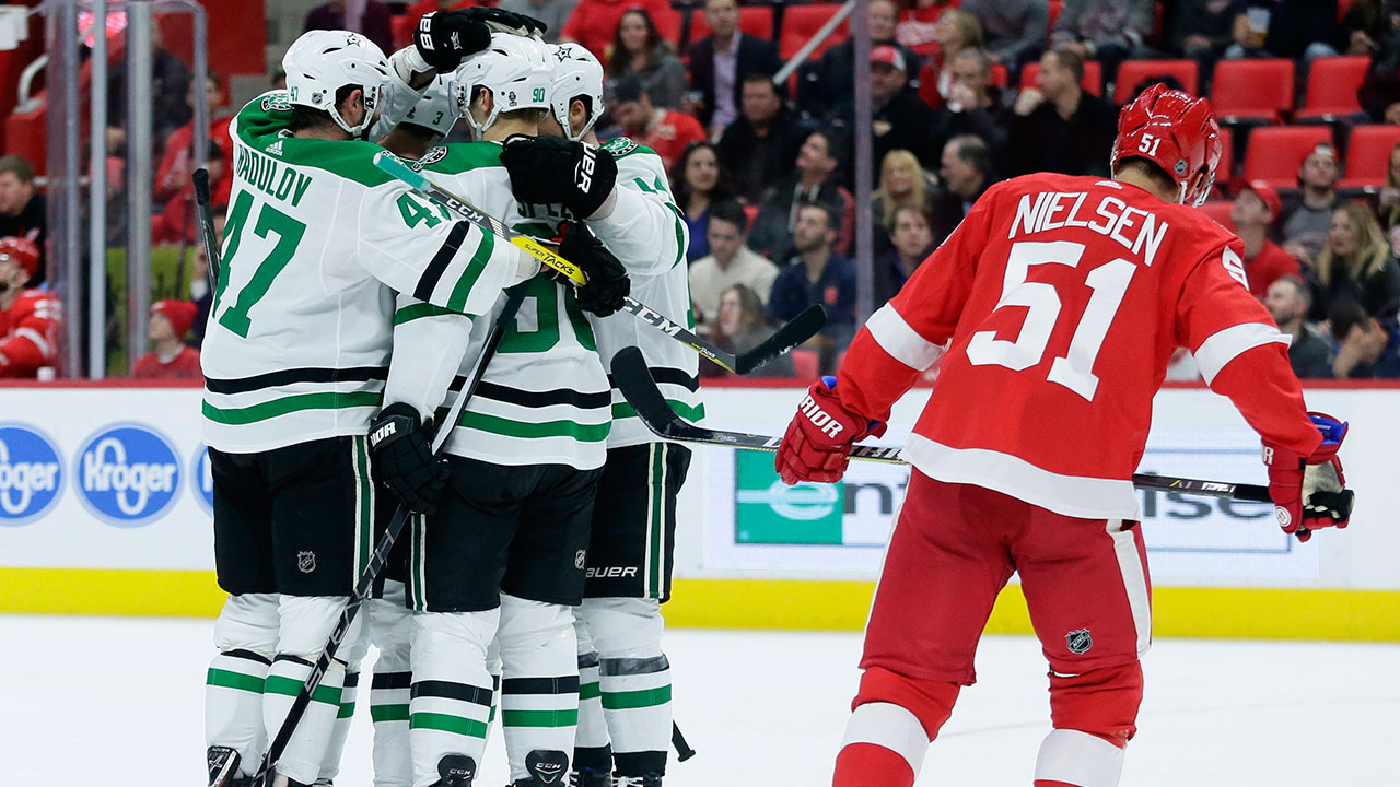 Spezza scores 2 after scratch and Stars beat Red Wings