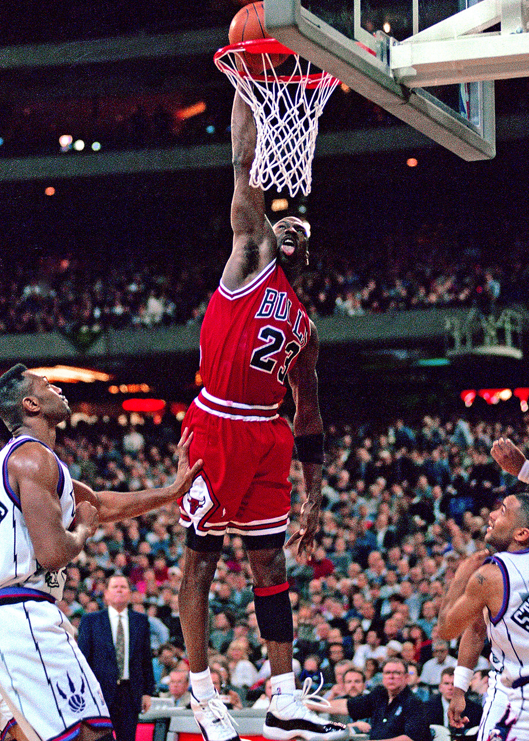 Meet the eye behind iconic Toronto Raptors photos since Day 1