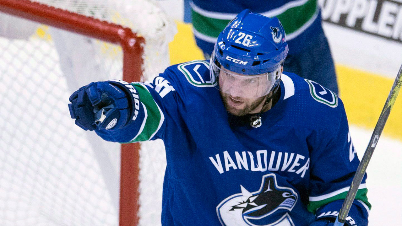Canucks trade forward Thomas Vanek to Blue Jackets