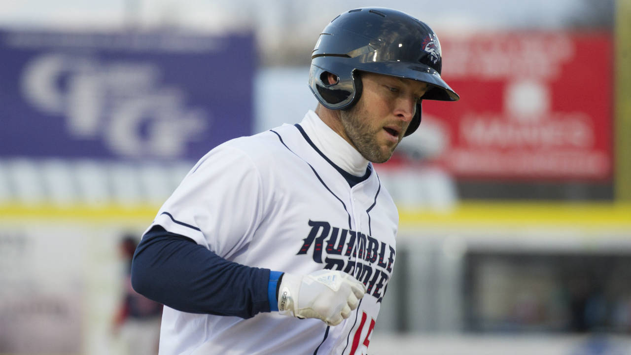 Tim Tebow hits home run in double-A season debut