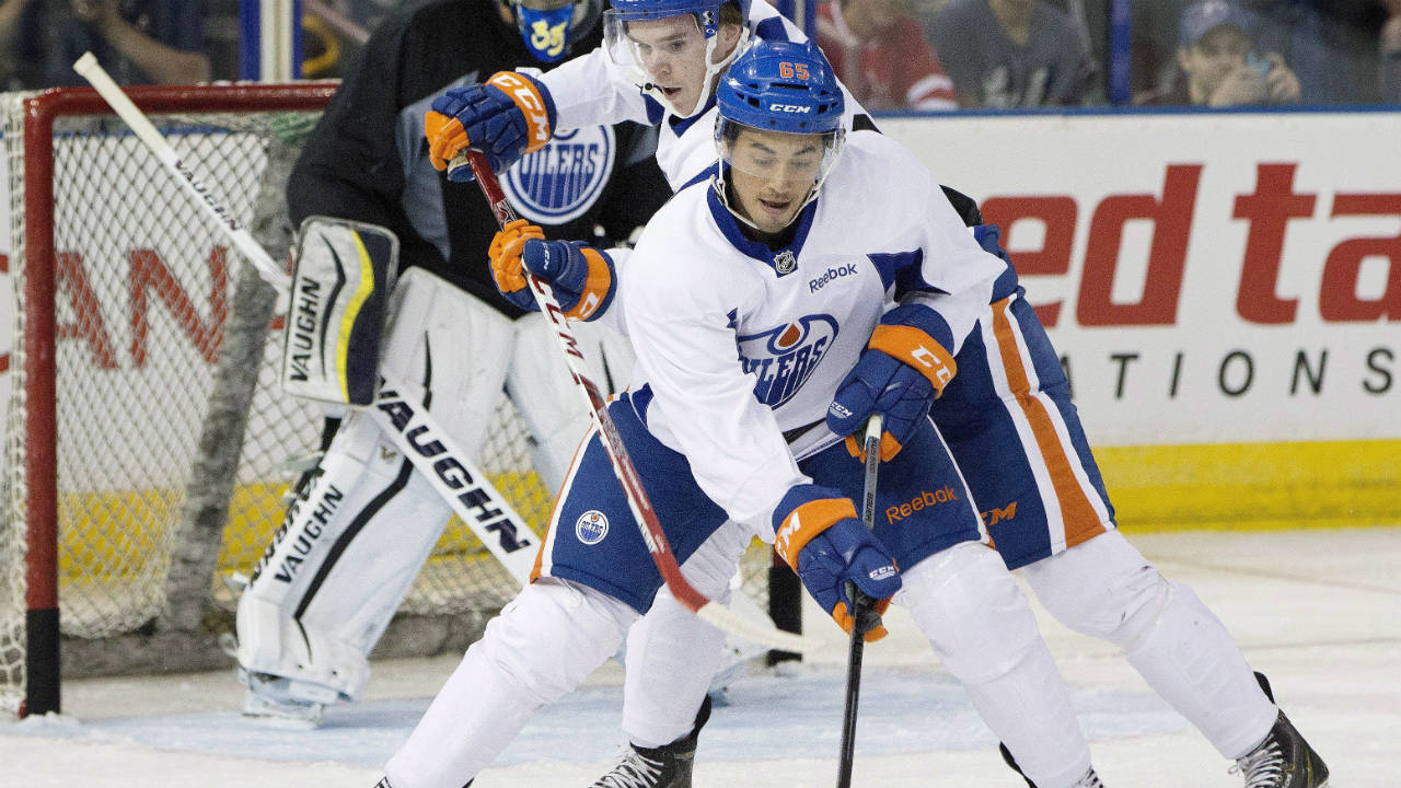 Oilers sign Tyler Vesel to 1-year contract