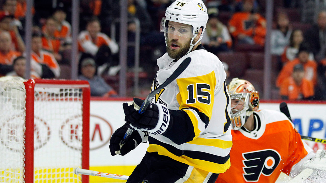 Penguins re-sign Riley Sheahan to one-year contract