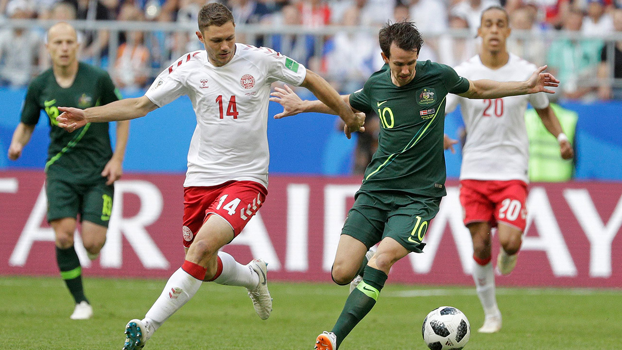 Denmark, Australia battle to World Cup stalemate