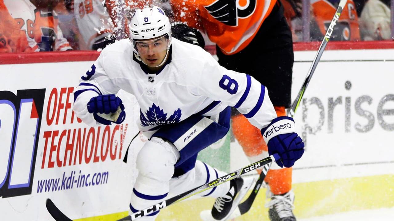 Maple Leafs trade Connor Carrick to Stars for conditional draft pick