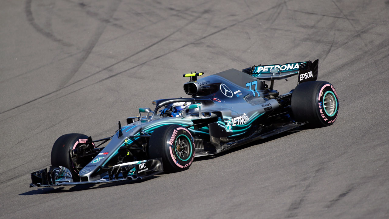 Bottas takes pole over Hamilton at Russian GP