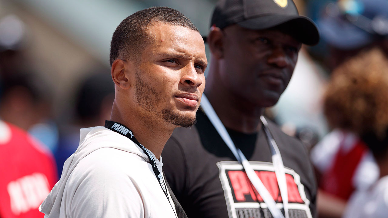 Canadian sprint star Andre De Grasse pondering options ahead of season