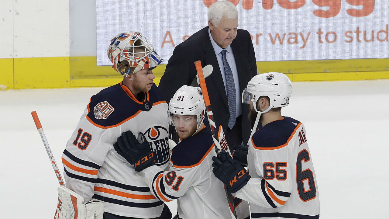 Hitchcock puts stamp on Oilers in winning debut
