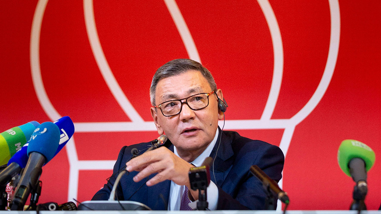 Boxing head tries to placate voters amid Olympic inquiry