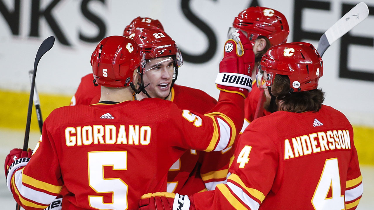 Sean Monahan’s four-point effort leads Flames to win over Ducks