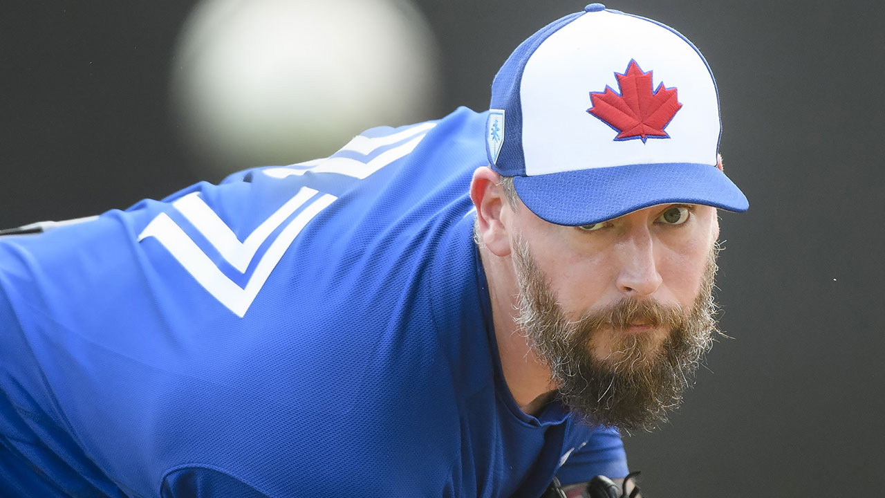 Blue Jays agree to minor-league deal with reliever John Axford ...