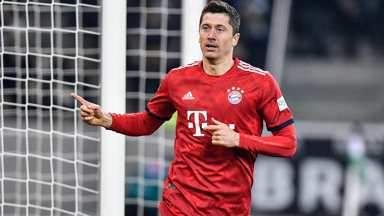 Lewandowski becomes Bundesliga’s top-scoring foreign player