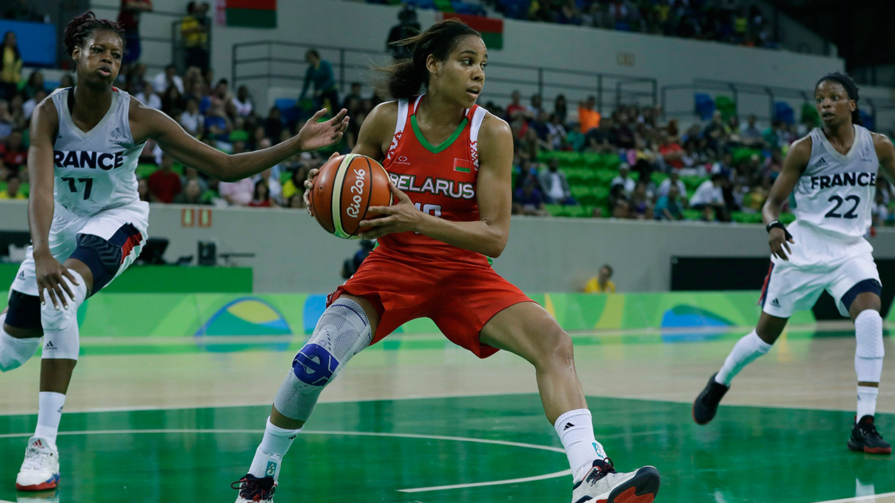 Kings hire former WNBA player Lindsey Harding as assistant coach