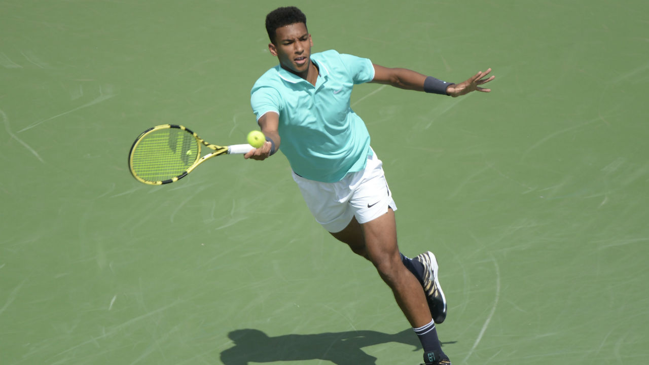 Felix Auger-Aliassime defeats Pospisil in Rogers Cup first round