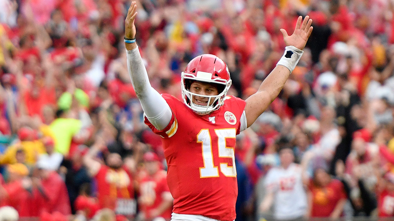 Mahomes throws three touchdowns as Chiefs hold off Ravens