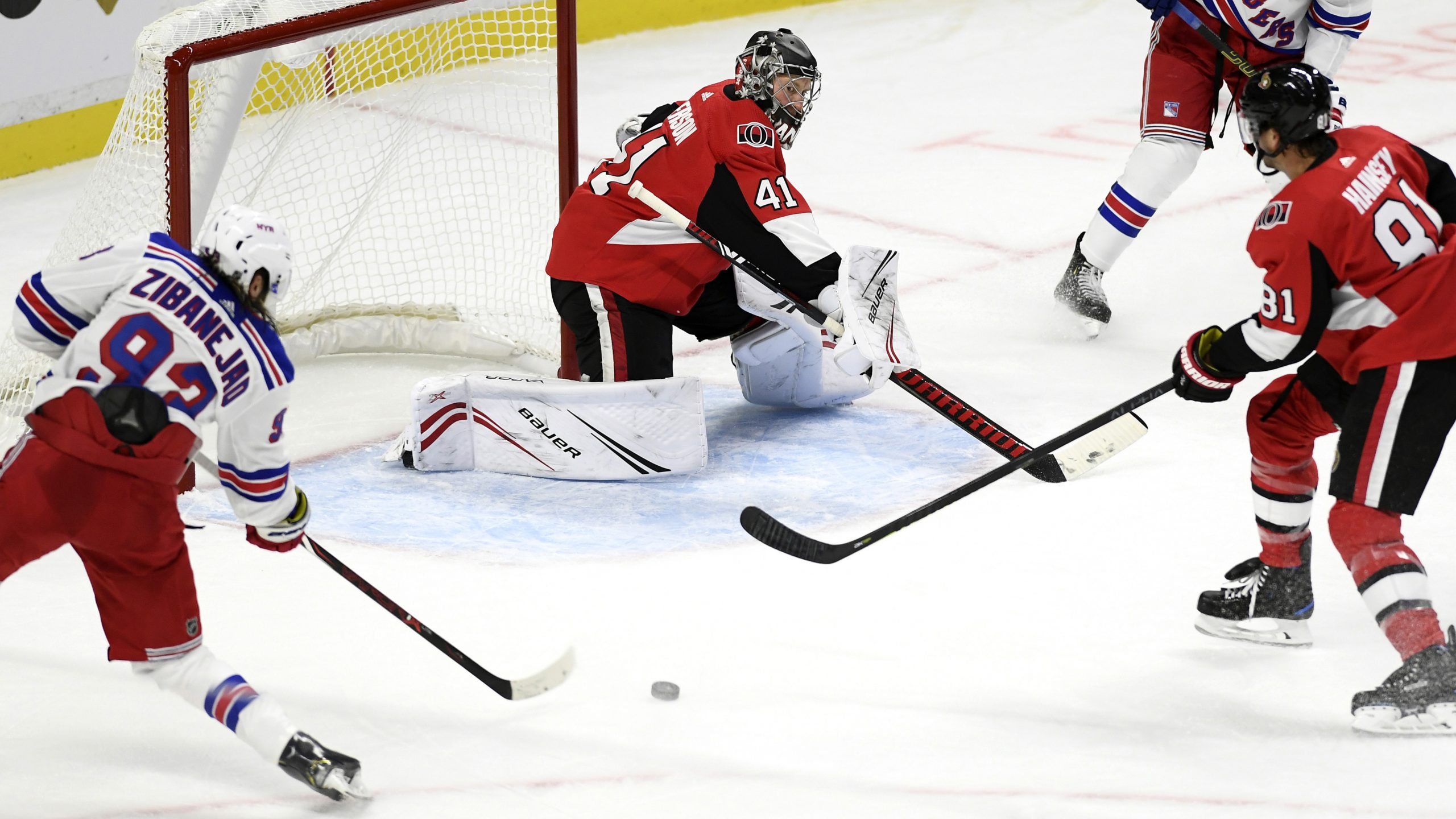Zibanejad has four-point night as Rangers thump Senators