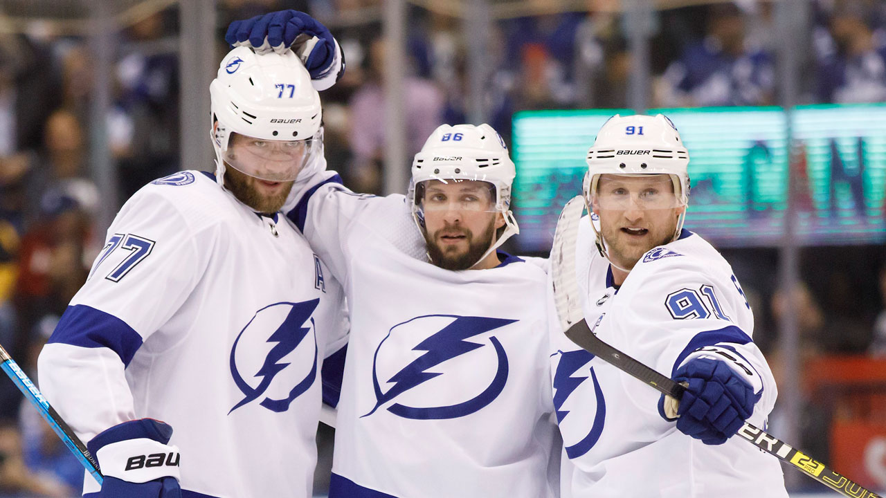 Lightning’s stars outshine Maple Leafs in clash of explosive offences