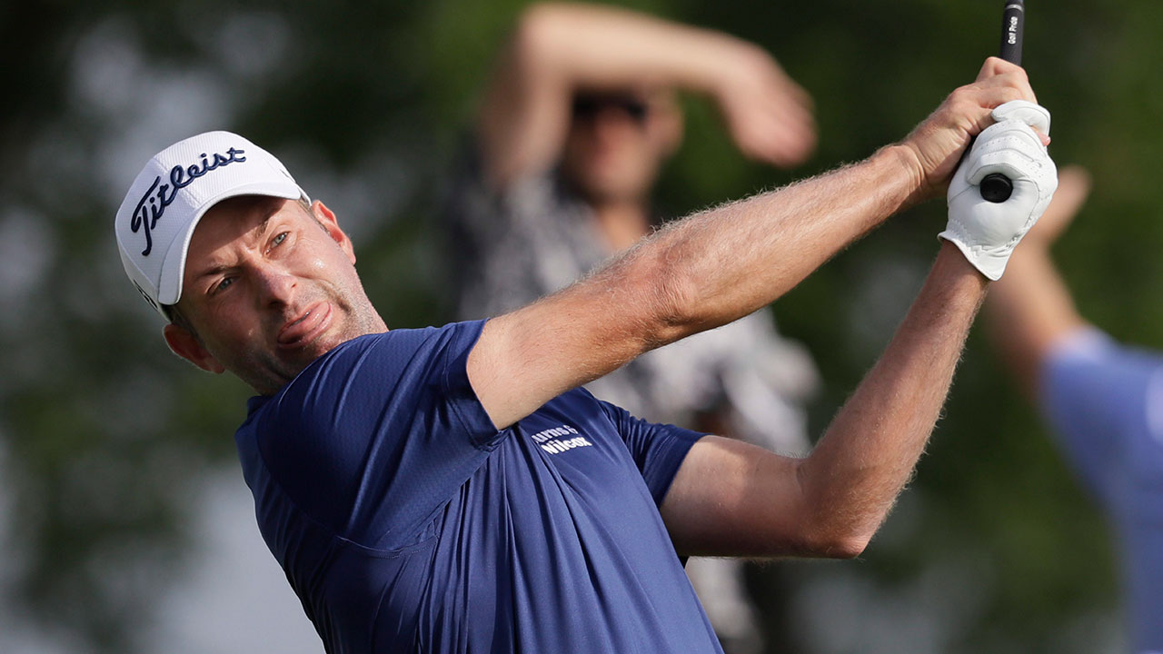 Webb Simpson shoots 7-under 65 to lead RSM Classic
