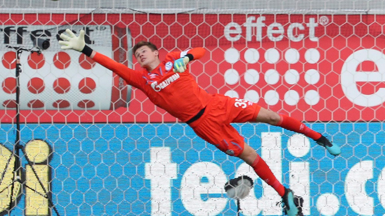 Bayern signs hot goalkeeping prospect Nubel on free transfer