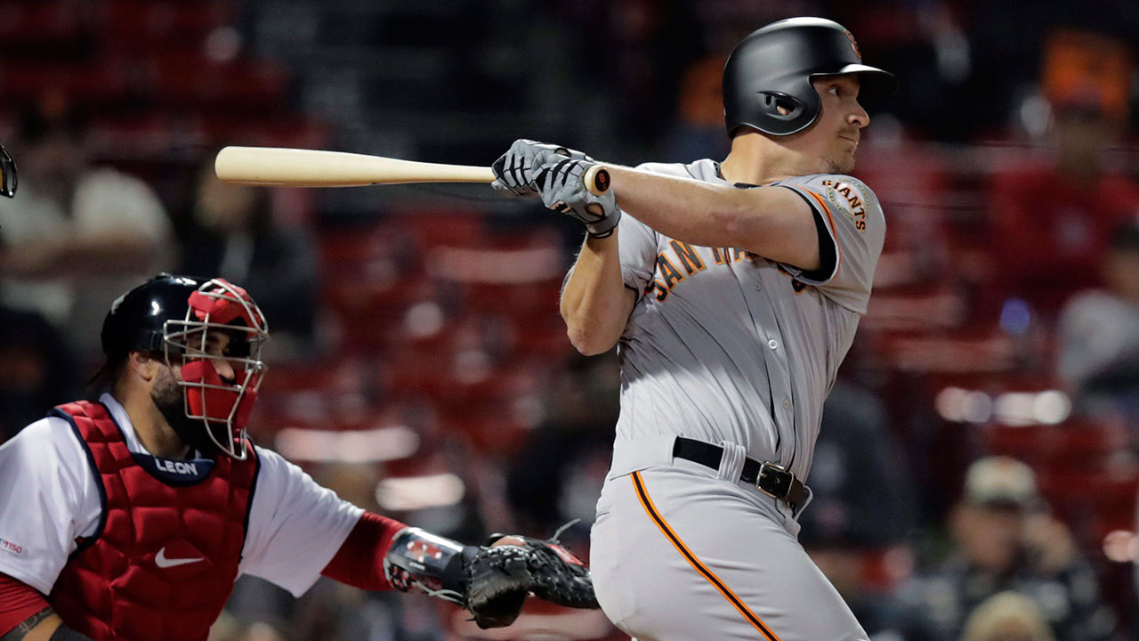 OF Dickerson avoids arbitration, reaches deal with Giants