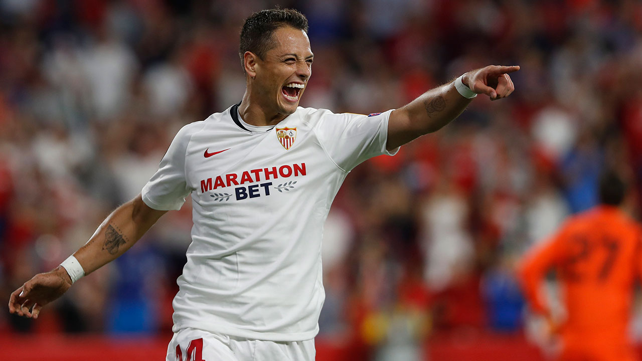 Mexican goal-scoring star Chicharito signs with Los Angeles Galaxy