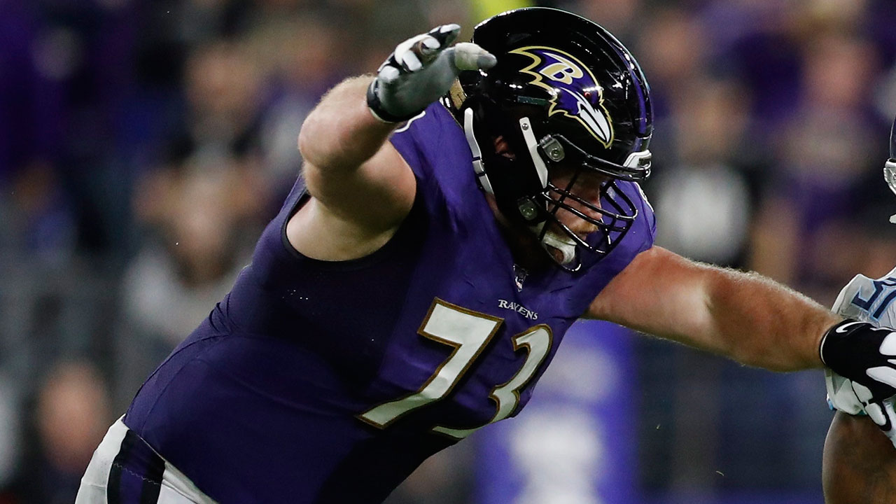 Ravens guard Yanda says Titans’ Simmons spit in his face