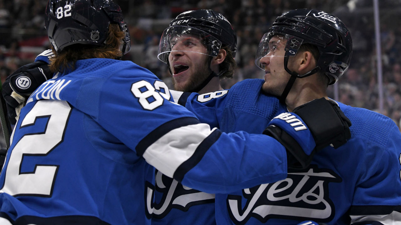 Blake Wheeler scores twice in milestone game to lead Jets over Kings