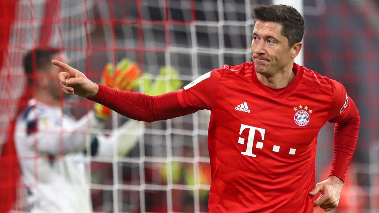 Lewandowski scores two as Bayern beats Hoffenheim in German cup