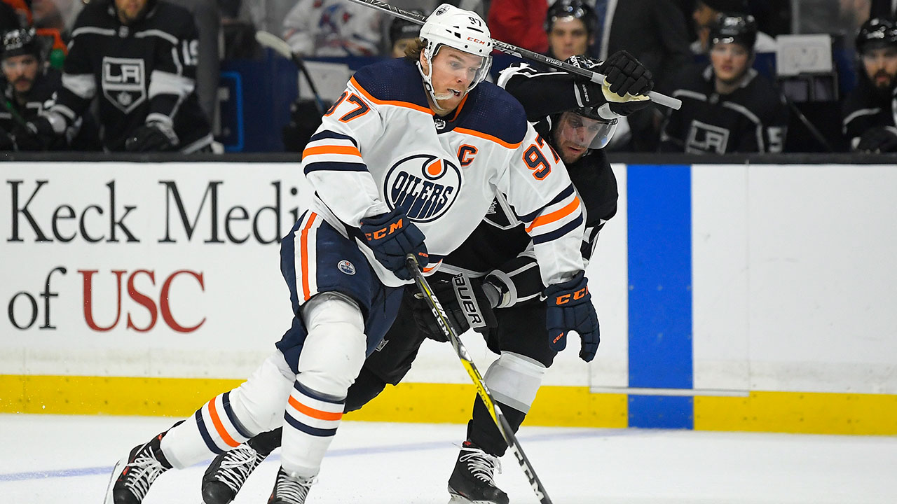 McDavid shines in return from injury, Oilers hold off Kings