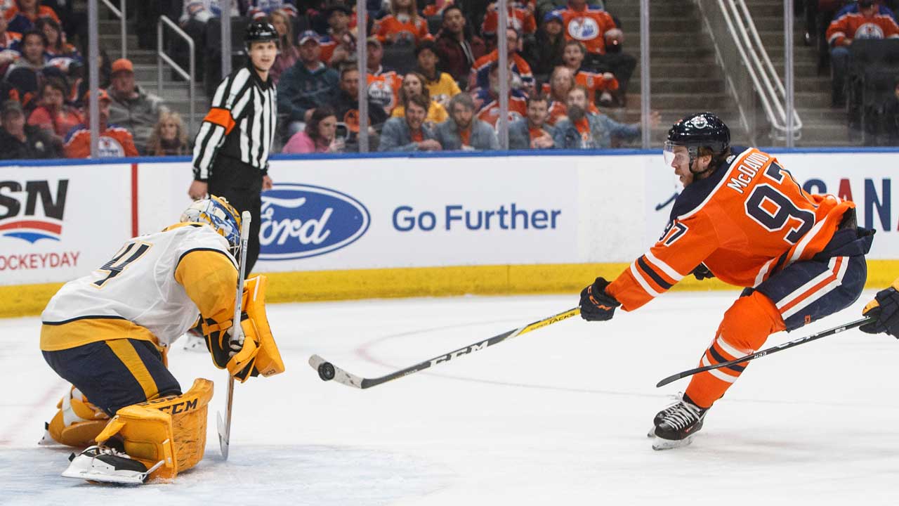 Oilers’ Connor McDavid suffers bruised knee vs. Predators