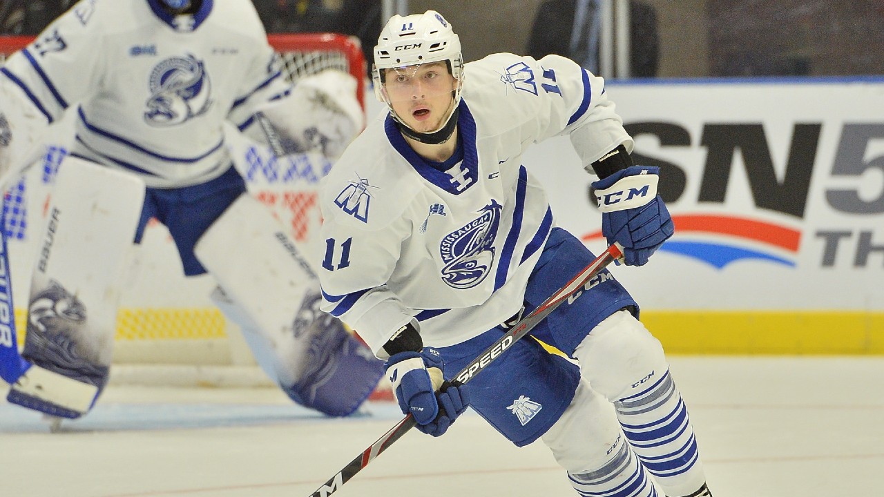 Panthers agree to entry-level contract with forward Cole Schwindt