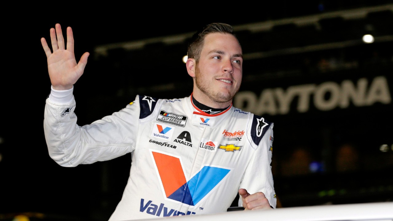 Alex Bowman signs one-year extension with Hendrick Motorsports