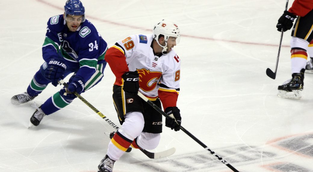 Oilers sign forward Alan Quine to one-year contract