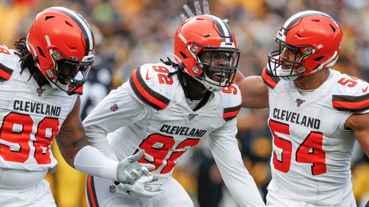 AP source: Browns restructure Olivier Vernon’s contract
