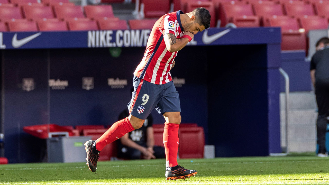 Suarez thrives in Atletico debut, Messi wins with Barcelona